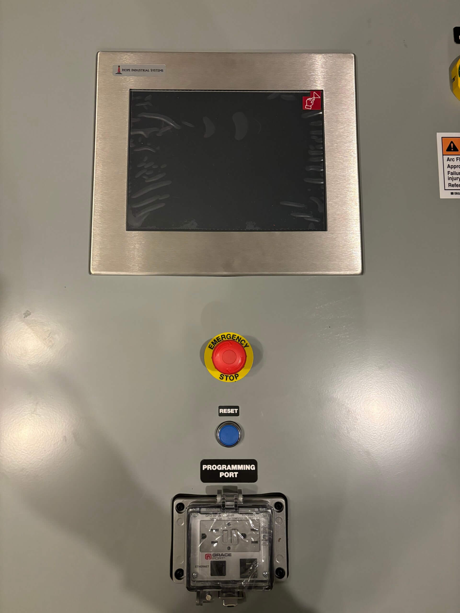 5 Benefits of a Hope Industrial Touch Monitor and a Thin Client